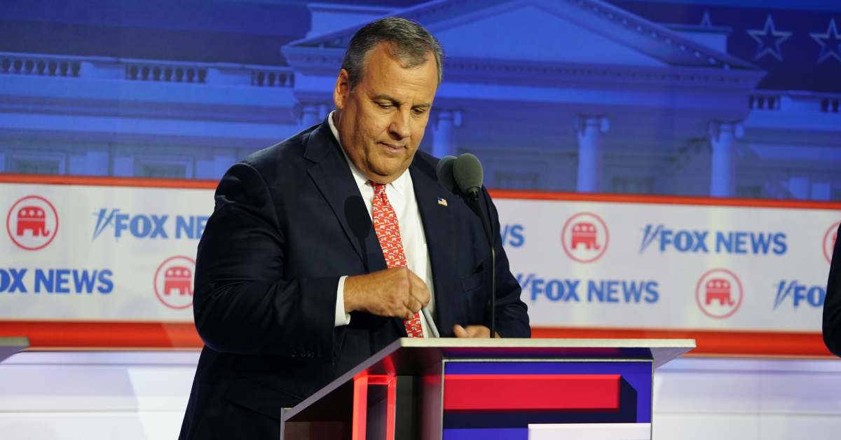 Christie withdraws, Trump out to insurmountable lead in Iowa primary ...